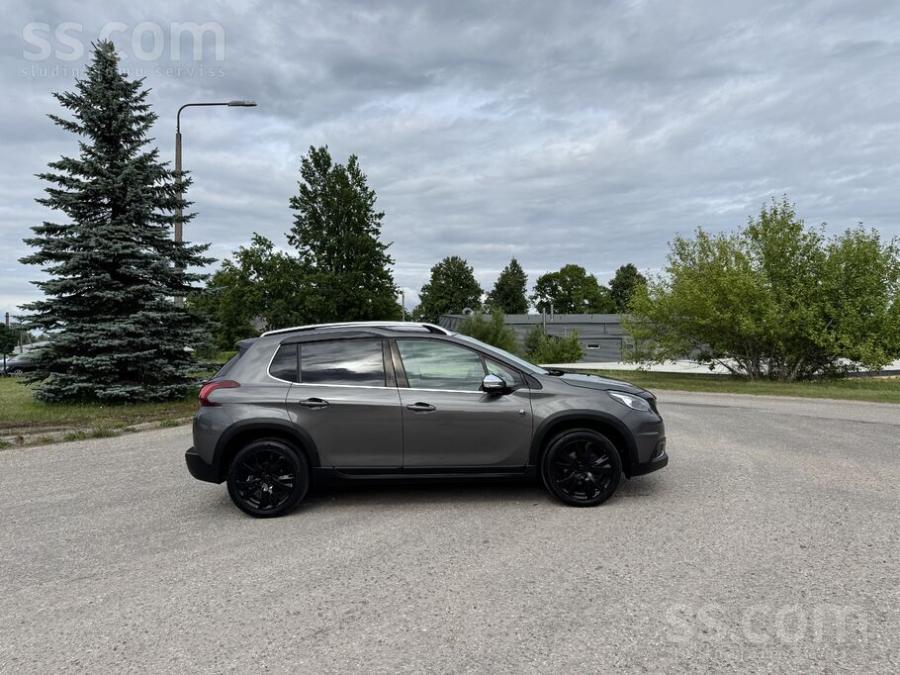Grey Peugeot 2008 2018 in Cesis, with an engine capacity of 1.20 L and mileage of 0 thousand km for 7700 €, photo 6 on AUTOMOTO.COM.LV