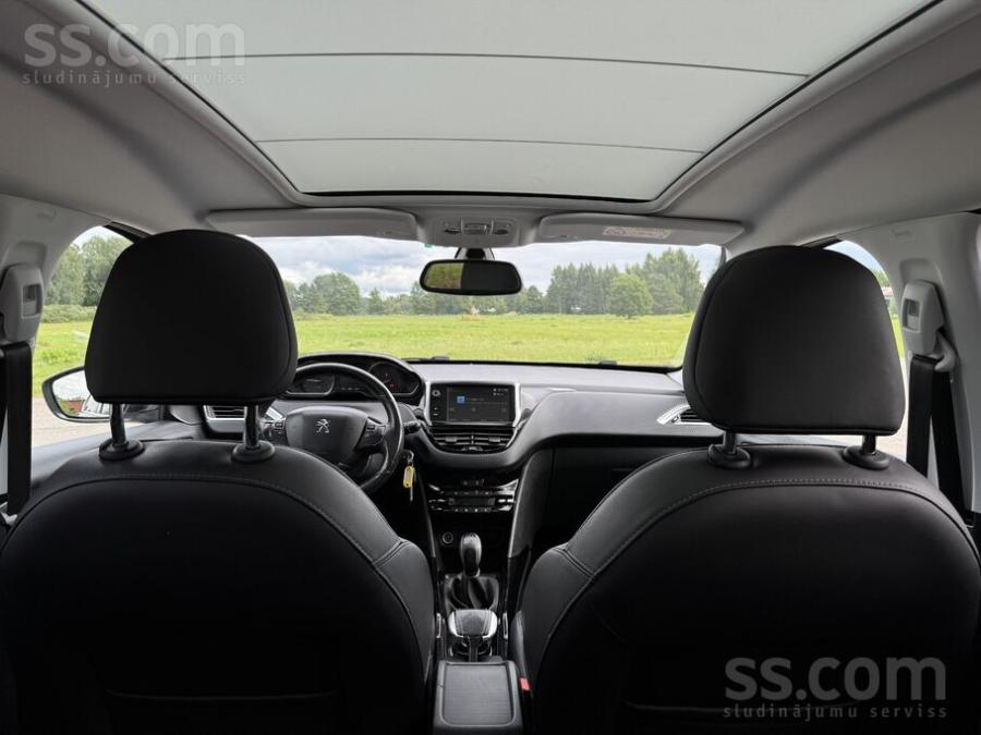 Grey Peugeot 2008 2018 in Cesis, with an engine capacity of 1.20 L and mileage of 0 thousand km for 7700 €, photo 13 on AUTOMOTO.COM.LV