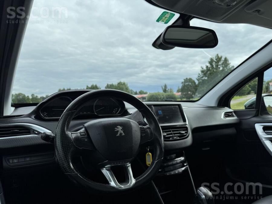 Grey Peugeot 2008 2018 in Cesis, with an engine capacity of 1.20 L and mileage of 0 thousand km for 7700 €, photo 16 on AUTOMOTO.COM.LV