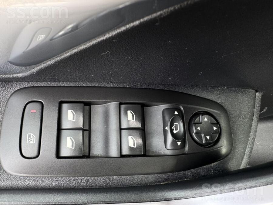 Grey Peugeot 2008 2018 in Cesis, with an engine capacity of 1.20 L and mileage of 0 thousand km for 7700 €, photo 27 on AUTOMOTO.COM.LV