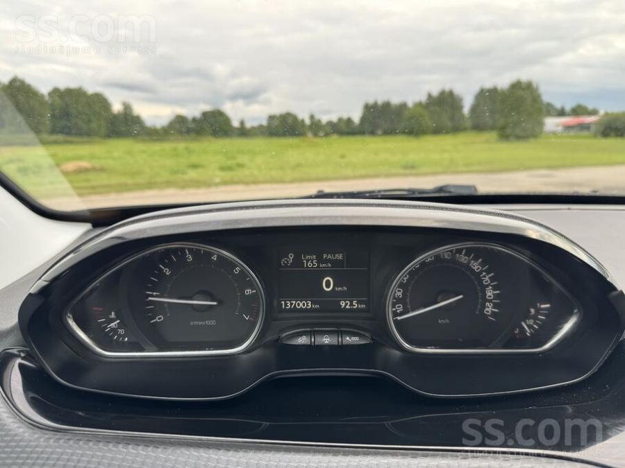 Grey Peugeot 2008 2018 in Cesis, with an engine capacity of 1.20 L and mileage of 0 thousand km for 7700 €, photo 28 on AUTOMOTO.COM.LV