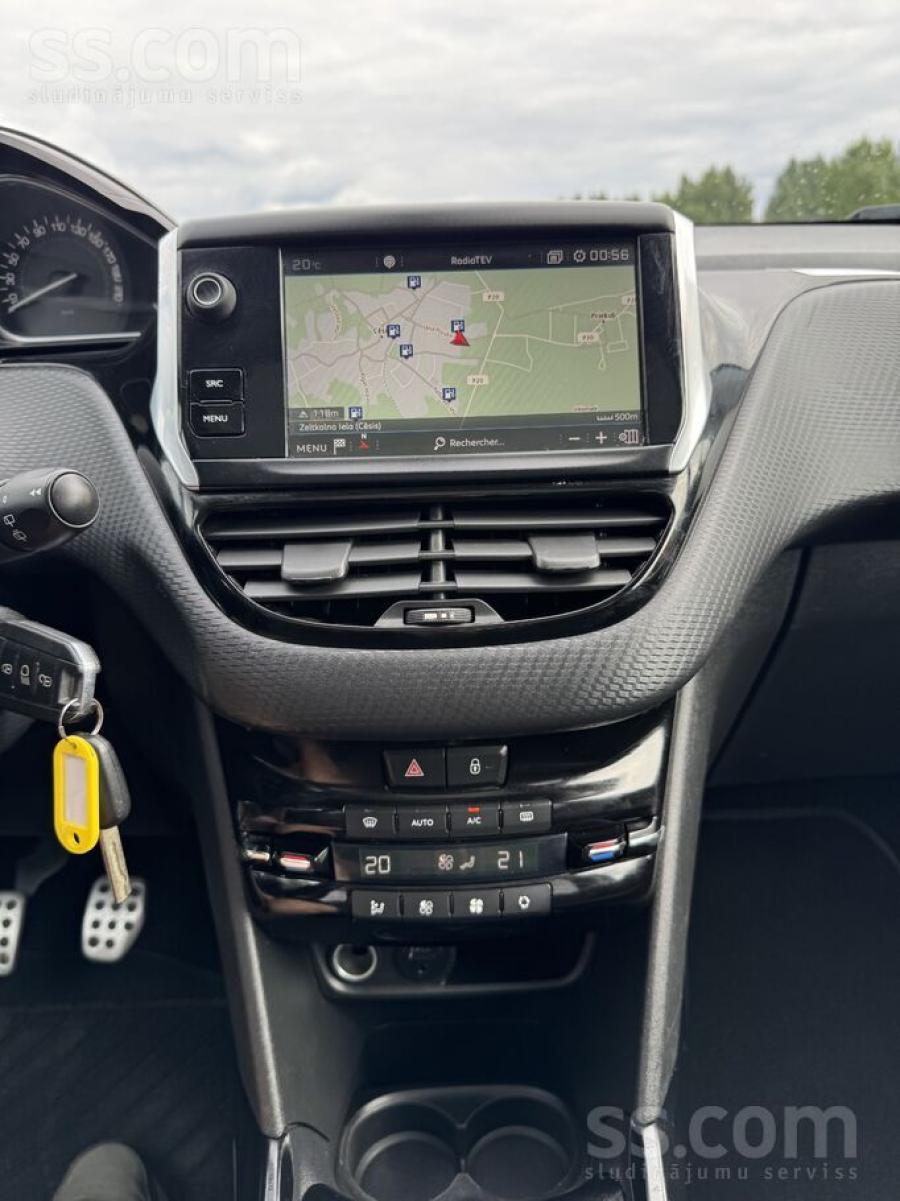 Grey Peugeot 2008 2018 in Cesis, with an engine capacity of 1.20 L and mileage of 0 thousand km for 7700 €, photo 31 on AUTOMOTO.COM.LV