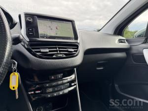 Grey Peugeot 2008 2018 in Cesis, with an engine capacity of 1.20 L and mileage of 0 thousand km for 7700 €, photo 32 on AUTOMOTO.COM.LV