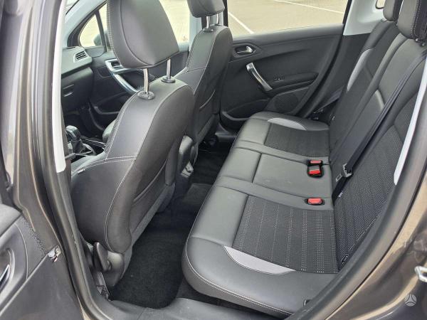 Grey Peugeot 2008 2018 in Taurage, with an engine capacity of 1.20 L and mileage of 98 thousand km for 5300 €, photo 5 on AUTOMOTO.COM.LV