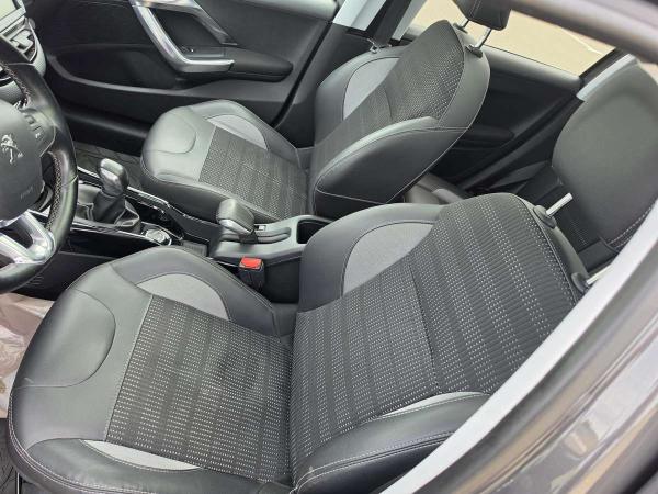 Grey Peugeot 2008 2018 in Taurage, with an engine capacity of 1.20 L and mileage of 98 thousand km for 5300 €, photo 7 on AUTOMOTO.COM.LV