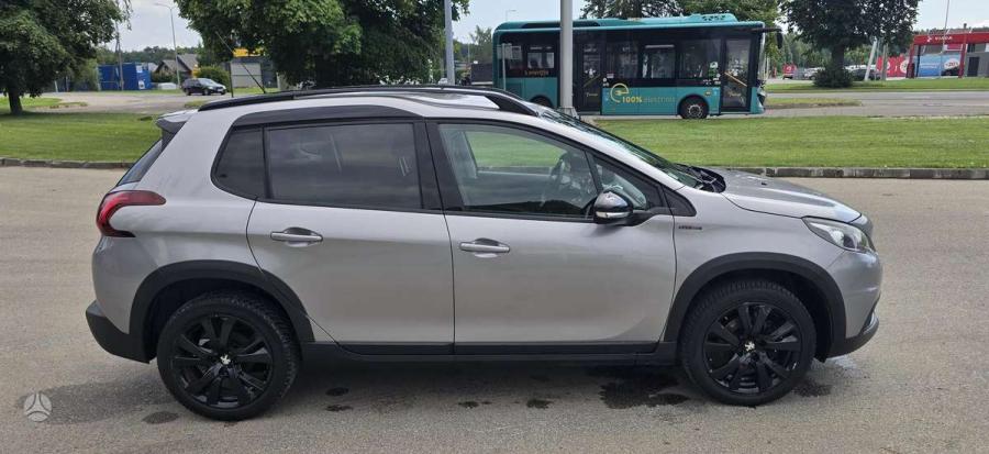 Grey Peugeot 2008 2018 in Taurage, with an engine capacity of 1.20 L and mileage of 128 thousand km for 5400 €, photo 6 on AUTOMOTO.COM.LV
