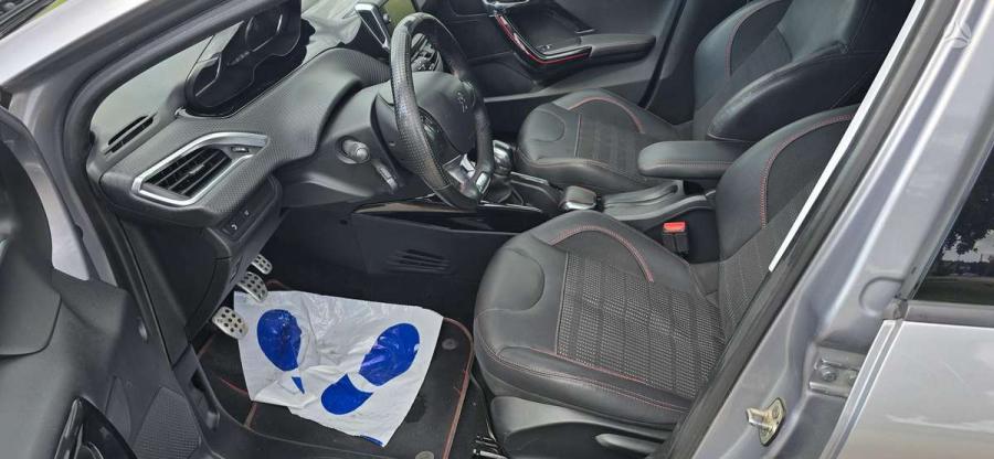 Grey Peugeot 2008 2018 in Taurage, with an engine capacity of 1.20 L and mileage of 128 thousand km for 5400 €, photo 11 on AUTOMOTO.COM.LV