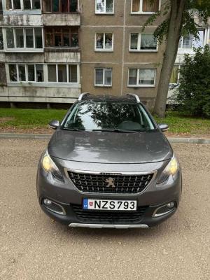 Peugeot 2008 2018 in Klaipeda on AUTOMOTO.COM.LV Grey Peugeot 2008 2018 in Klaipeda, with an engine capacity of 1.20 L and mileage of 223 thousand km for 5300 €, photo 1 on AUTOMOTO.COM.LV