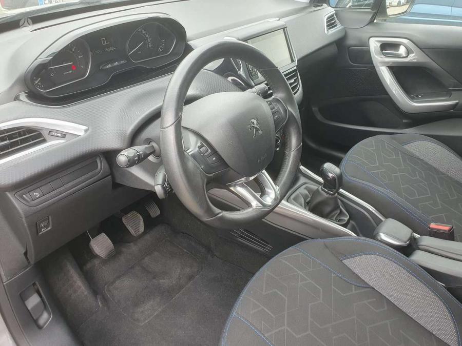 Grey Peugeot 2008 2018 in Taurage, with an engine capacity of 1.20 L and mileage of 167 thousand km for 4650 €, photo 18 on AUTOMOTO.COM.LV