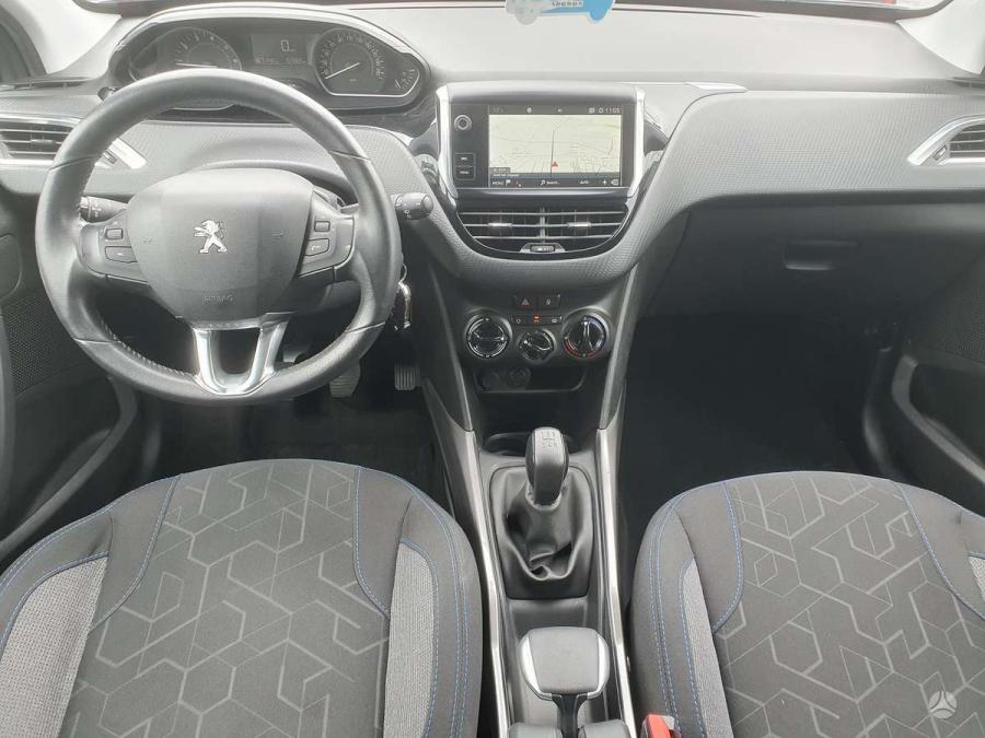 Grey Peugeot 2008 2018 in Taurage, with an engine capacity of 1.20 L and mileage of 167 thousand km for 4650 €, photo 19 on AUTOMOTO.COM.LV