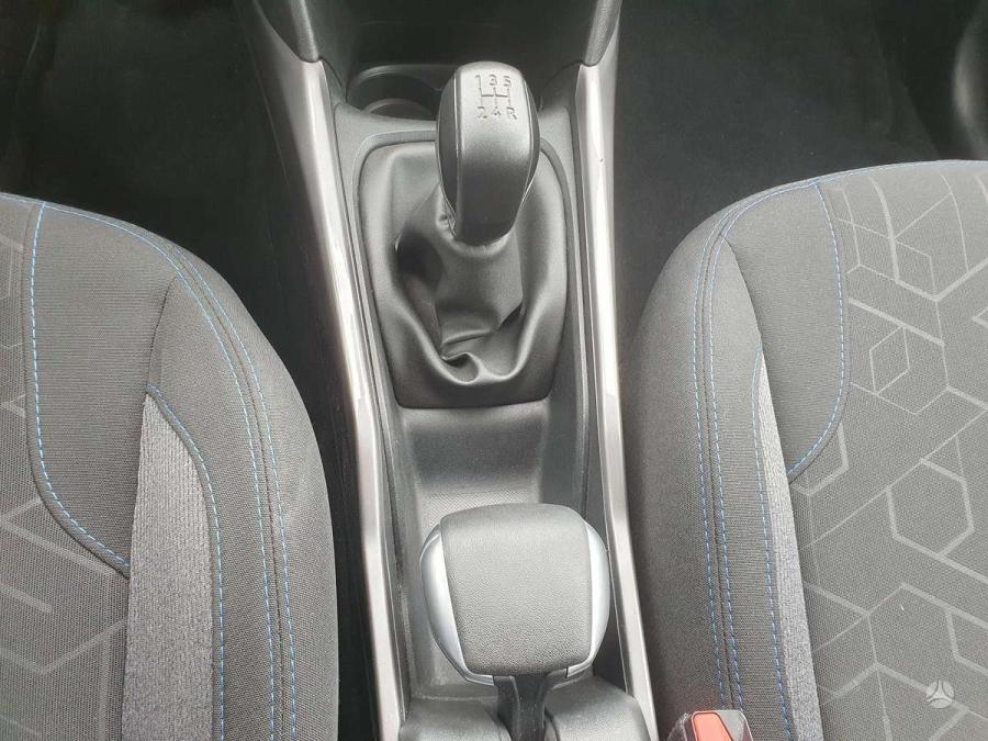 Grey Peugeot 2008 2018 in Taurage, with an engine capacity of 1.20 L and mileage of 167 thousand km for 4650 €, photo 26 on AUTOMOTO.COM.LV