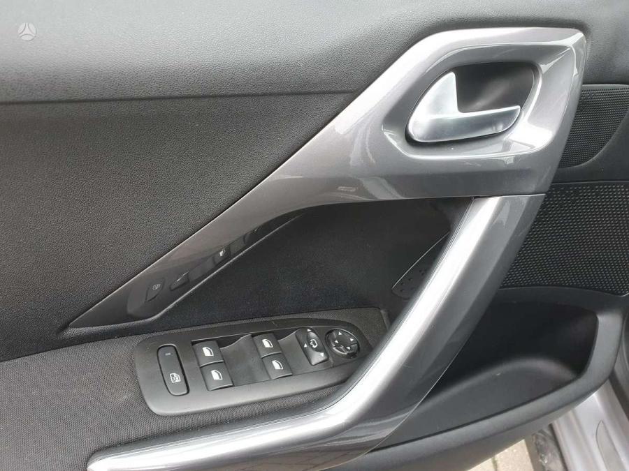 Grey Peugeot 2008 2018 in Taurage, with an engine capacity of 1.20 L and mileage of 167 thousand km for 4650 €, photo 27 on AUTOMOTO.COM.LV