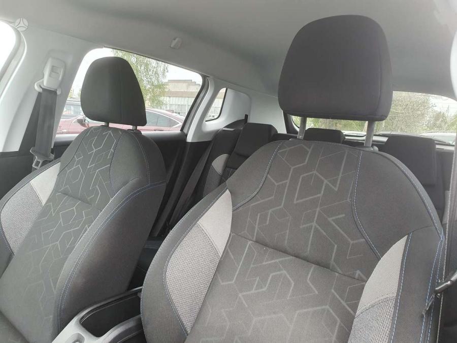 Grey Peugeot 2008 2018 in Taurage, with an engine capacity of 1.20 L and mileage of 167 thousand km for 4650 €, photo 30 on AUTOMOTO.COM.LV
