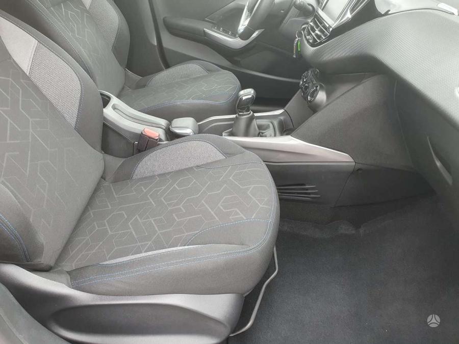 Grey Peugeot 2008 2018 in Taurage, with an engine capacity of 1.20 L and mileage of 167 thousand km for 4650 €, photo 31 on AUTOMOTO.COM.LV