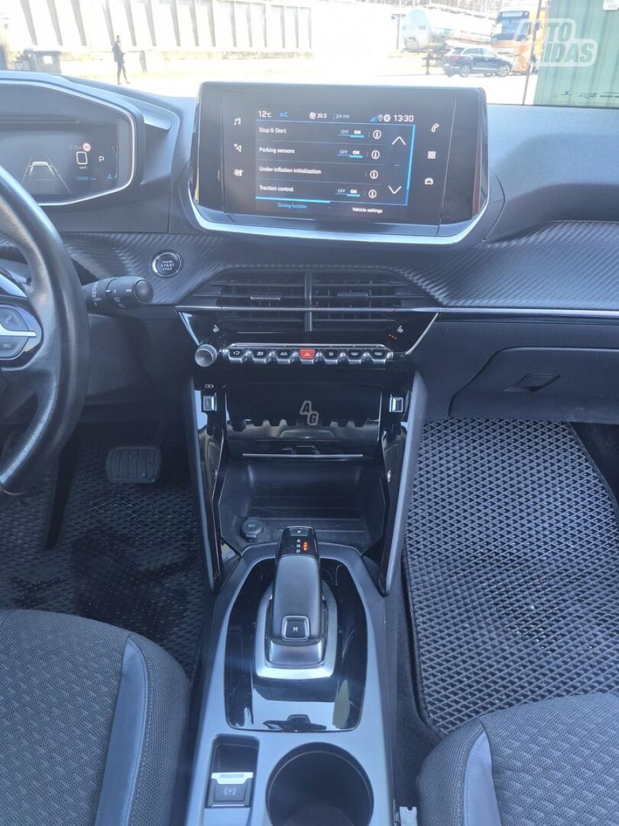 Grey Peugeot 2008 2019 in Klaipeda, with an engine capacity of 1.20 L and mileage of 110 thousand km for 13800 €, photo 7 on AUTOMOTO.COM.LV
