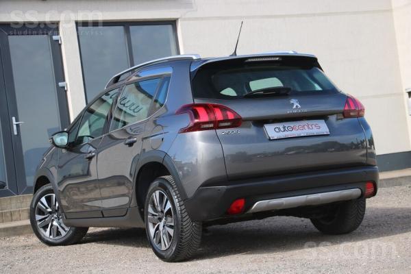Grey Peugeot 2008 2019 in Tukums, with an engine capacity of 1.20 L and mileage of 73 thousand km for 9358 €, photo 3 on AUTOMOTO.COM.LV