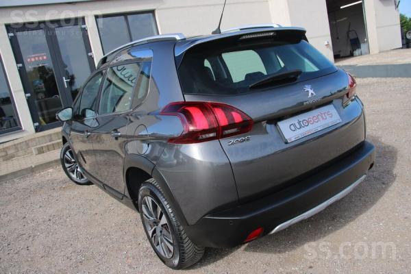 Grey Peugeot 2008 2019 in Tukums, with an engine capacity of 1.20 L and mileage of 73 thousand km for 9358 €, photo 4 on AUTOMOTO.COM.LV