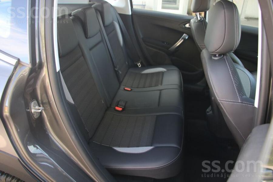 Grey Peugeot 2008 2019 in Tukums, with an engine capacity of 1.20 L and mileage of 73 thousand km for 9358 €, photo 12 on AUTOMOTO.COM.LV