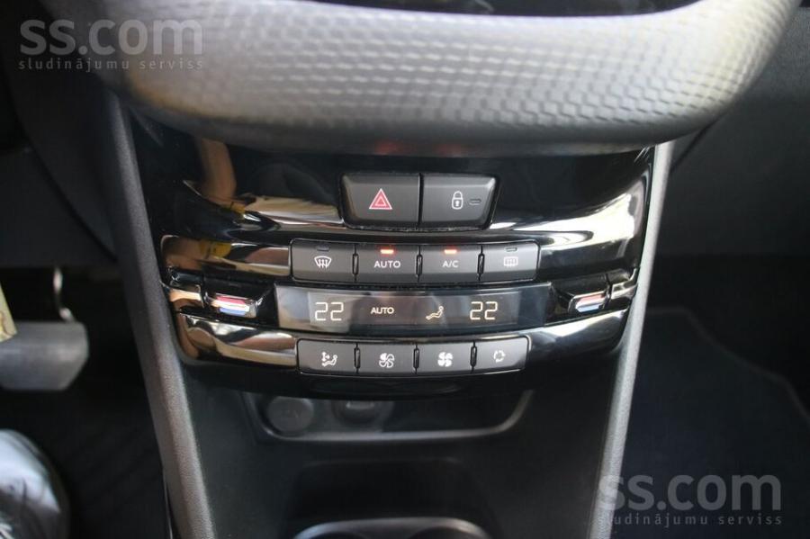 Grey Peugeot 2008 2019 in Tukums, with an engine capacity of 1.20 L and mileage of 73 thousand km for 9358 €, photo 21 on AUTOMOTO.COM.LV