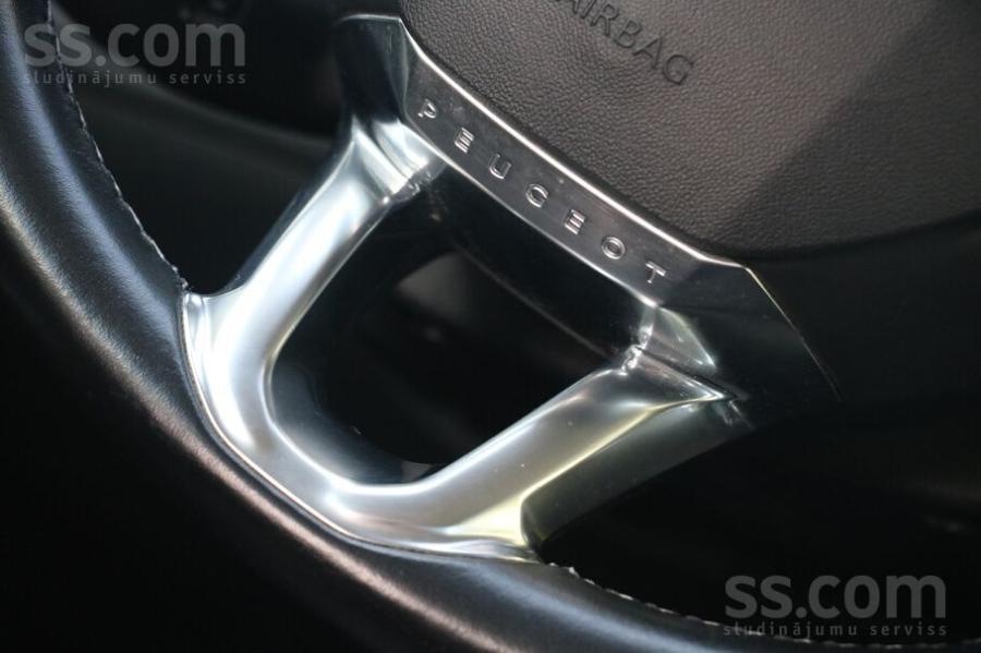 Grey Peugeot 2008 2019 in Tukums, with an engine capacity of 1.20 L and mileage of 73 thousand km for 9358 €, photo 25 on AUTOMOTO.COM.LV