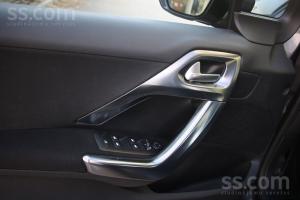 Grey Peugeot 2008 2019 in Tukums, with an engine capacity of 1.20 L and mileage of 73 thousand km for 9358 €, photo 28 on AUTOMOTO.COM.LV
