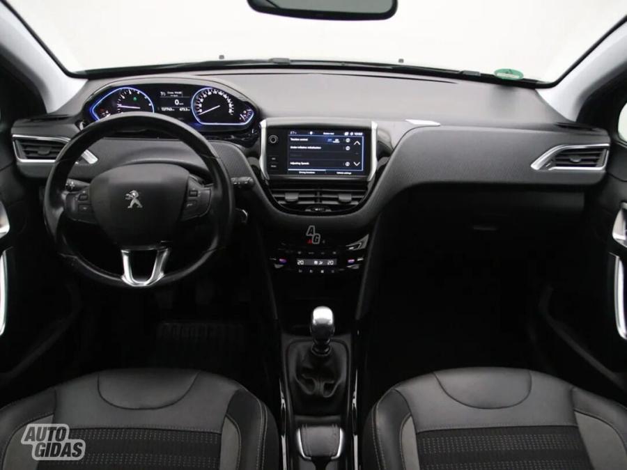 Grey Peugeot 2008 2019 in Vilnius, with an engine capacity of 1.20 L and mileage of 128 thousand km for 8999 €, photo 3 on AUTOMOTO.COM.LV