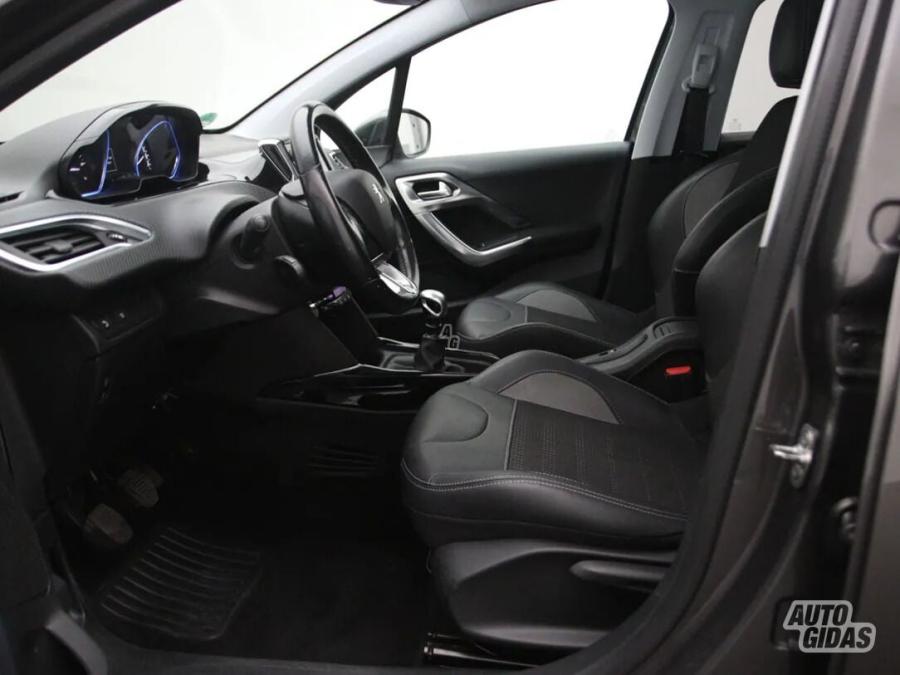 Grey Peugeot 2008 2019 in Vilnius, with an engine capacity of 1.20 L and mileage of 128 thousand km for 8999 €, photo 5 on AUTOMOTO.COM.LV
