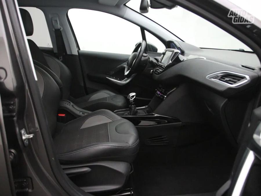 Grey Peugeot 2008 2019 in Vilnius, with an engine capacity of 1.20 L and mileage of 128 thousand km for 8999 €, photo 15 on AUTOMOTO.COM.LV