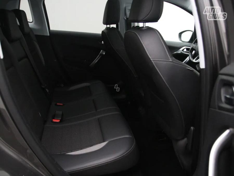 Grey Peugeot 2008 2019 in Vilnius, with an engine capacity of 1.20 L and mileage of 128 thousand km for 8999 €, photo 16 on AUTOMOTO.COM.LV