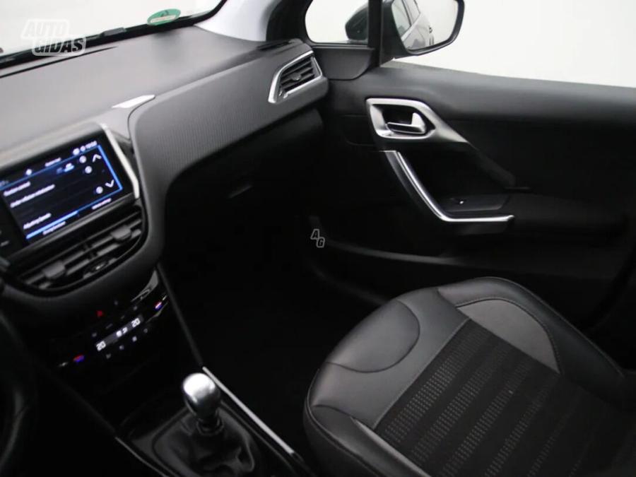 Grey Peugeot 2008 2019 in Vilnius, with an engine capacity of 1.20 L and mileage of 128 thousand km for 8999 €, photo 22 on AUTOMOTO.COM.LV
