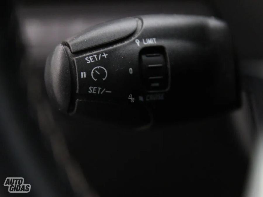 Grey Peugeot 2008 2019 in Vilnius, with an engine capacity of 1.20 L and mileage of 128 thousand km for 8999 €, photo 30 on AUTOMOTO.COM.LV