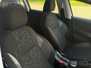 Pelēks Peugeot 2008 2019 Jelgava, ar dzinēja tilpumu 1.20 L un nobraukumu 133 tūkst. km par 7900 €, foto 17 vietnē AUTOMOTO.COM.LV