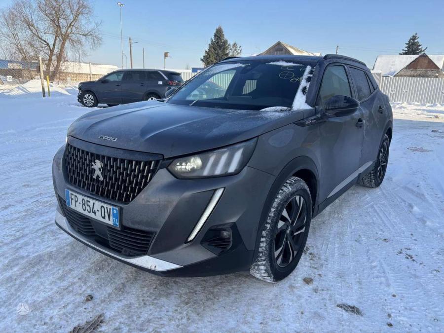 Grey Peugeot 2008 2020 in Taurage, with an engine capacity of 1.20 L and mileage of 140 thousand km for 12900 €, photo 3 on AUTOMOTO.COM.LV