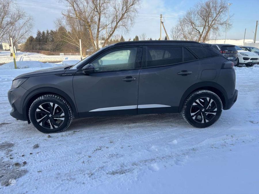 Grey Peugeot 2008 2020 in Taurage, with an engine capacity of 1.20 L and mileage of 140 thousand km for 12900 €, photo 4 on AUTOMOTO.COM.LV