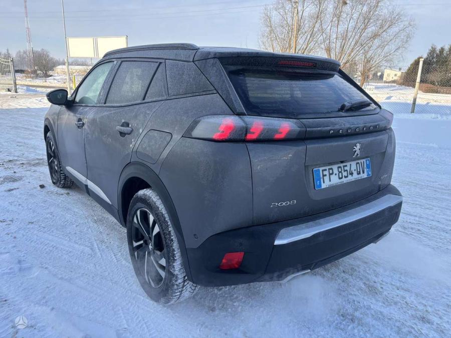 Grey Peugeot 2008 2020 in Taurage, with an engine capacity of 1.20 L and mileage of 140 thousand km for 12900 €, photo 5 on AUTOMOTO.COM.LV