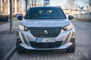 Grey Peugeot 2008 2020 in Riga, with an engine capacity of 1.50 L and mileage of 68 thousand km for 15990 €, photo 3 on AUTOMOTO.COM.LV