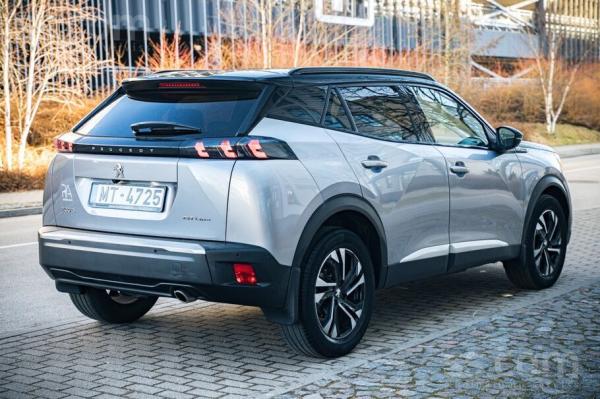 Grey Peugeot 2008 2020 in Riga, with an engine capacity of 1.50 L and mileage of 68 thousand km for 15990 €, photo 4 on AUTOMOTO.COM.LV