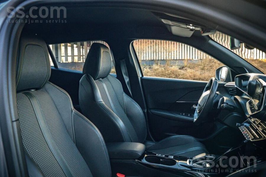 Grey Peugeot 2008 2020 in Riga, with an engine capacity of 1.50 L and mileage of 68 thousand km for 15990 €, photo 11 on AUTOMOTO.COM.LV