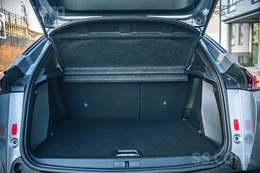 Grey Peugeot 2008 2020 in Riga, with an engine capacity of 1.50 L and mileage of 68 thousand km for 15990 €, photo 13 on AUTOMOTO.COM.LV