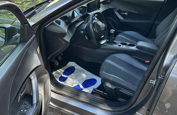 Pelēks Peugeot 2008 2020 Tauragė, ar dzinēja tilpumu 1.20 L un nobraukumu 142 tūkst. km par 10300 €, foto 9 vietnē AUTOMOTO.COM.LV