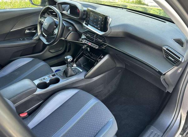 Pelēks Peugeot 2008 2020 Tauragė, ar dzinēja tilpumu 1.20 L un nobraukumu 142 tūkst. km par 10300 €, foto 10 vietnē AUTOMOTO.COM.LV