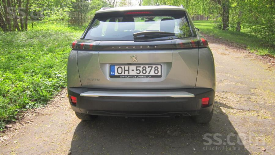 Grey Peugeot 2008 2020 in Riga, with an engine capacity of 1.50 L and mileage of 237 thousand km for 10850 €, photo 9 on AUTOMOTO.COM.LV