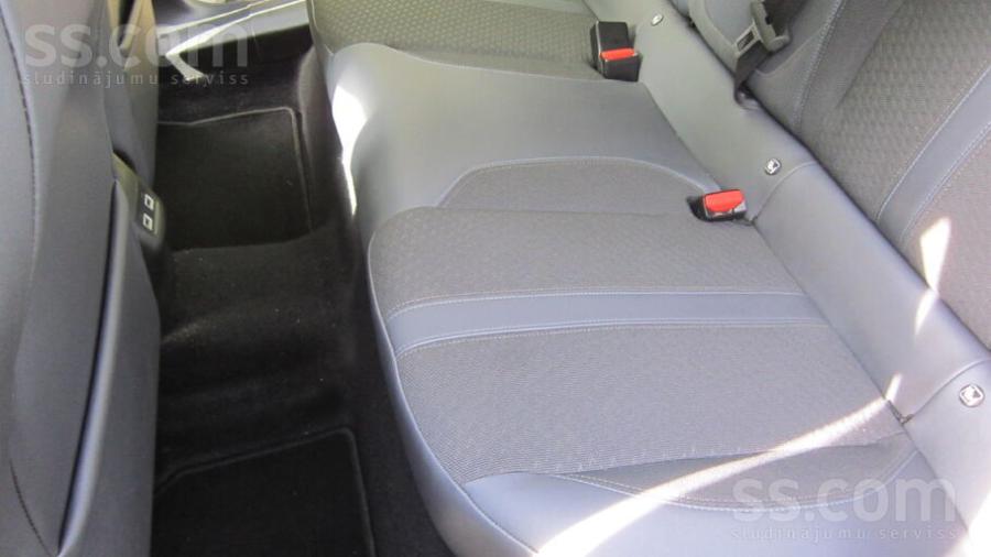 Grey Peugeot 2008 2020 in Riga, with an engine capacity of 1.50 L and mileage of 237 thousand km for 10850 €, photo 10 on AUTOMOTO.COM.LV