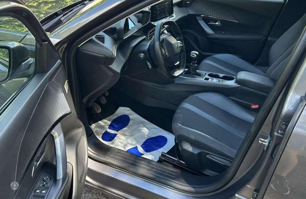 Grey Peugeot 2008 2020 in Taurage, with an engine capacity of 1.20 L and mileage of 141 thousand km for 9900 €, photo 8 on AUTOMOTO.COM.LV