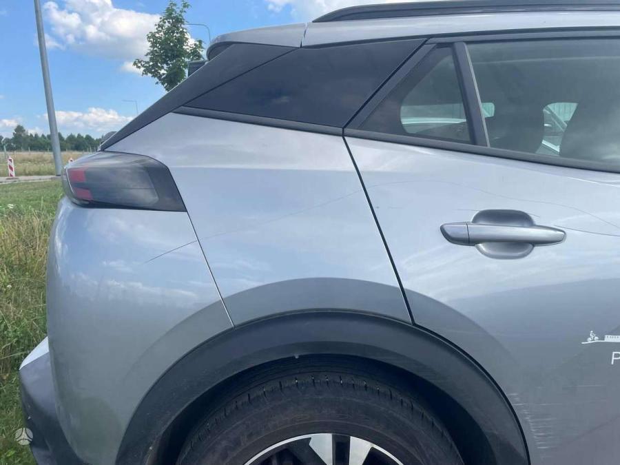 Grey Peugeot 2008 2020 in Vilnius, with an engine capacity of 1.50 L and mileage of 282 thousand km for 7250 €, photo 8 on AUTOMOTO.COM.LV