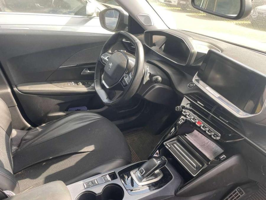 Grey Peugeot 2008 2020 in Vilnius, with an engine capacity of 1.50 L and mileage of 282 thousand km for 7250 €, photo 14 on AUTOMOTO.COM.LV