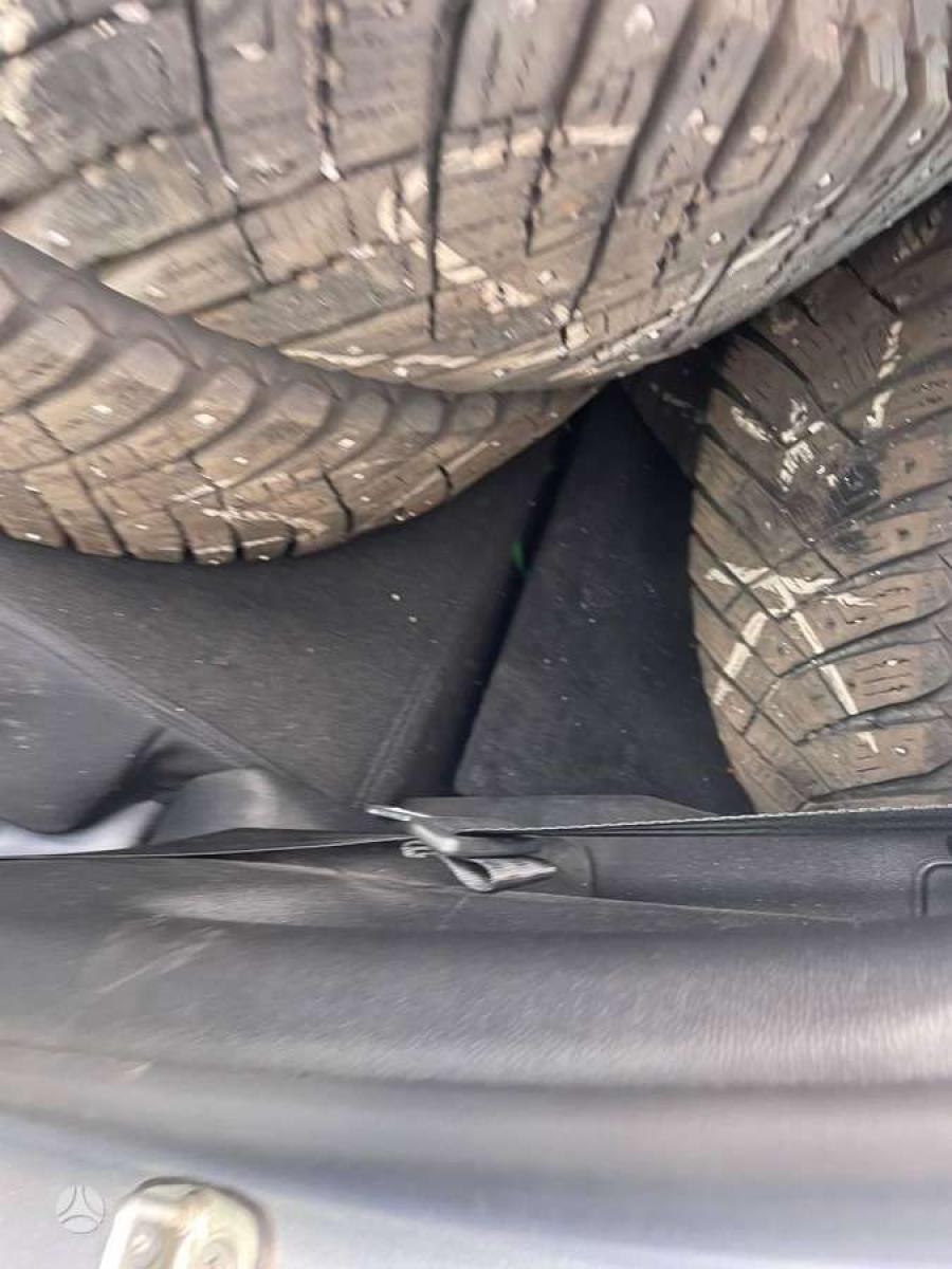 Grey Peugeot 2008 2020 in Vilnius, with an engine capacity of 1.50 L and mileage of 282 thousand km for 7250 €, photo 19 on AUTOMOTO.COM.LV