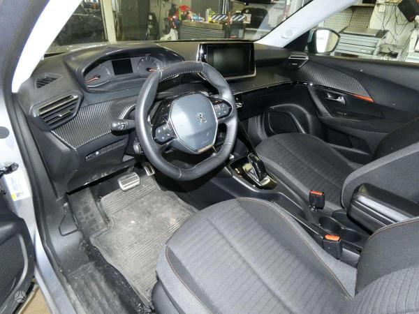 Grey Peugeot 2008 2020 in Siauliai, with an engine capacity of 1.20 L and mileage of 113 thousand km for 10050 €, photo 6 on AUTOMOTO.COM.LV