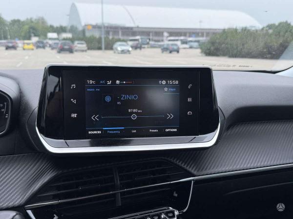 Pelēks Peugeot 2008 2020 Šauļi, ar dzinēja tilpumu 1.20 L un nobraukumu 113 tūkst. km par 9100 €, foto 10 vietnē AUTOMOTO.COM.LV
