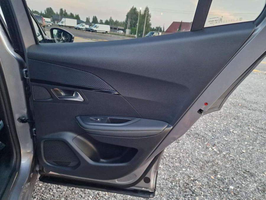 Pelēks Peugeot 2008 2020 Tauragė, ar dzinēja tilpumu 1.50 L un nobraukumu 196 tūkst. km par 8700 €, foto 14 vietnē AUTOMOTO.COM.LV